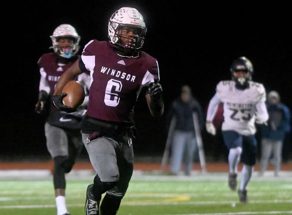 Top-seeded Windsor football cruises past Newington into CIAC Class MM ...