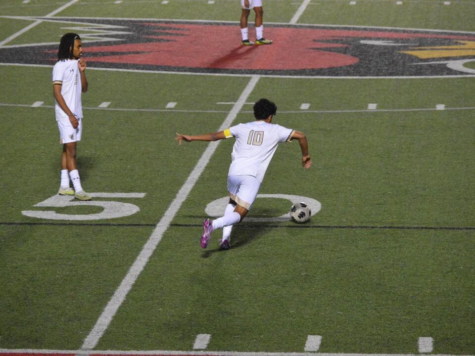 'Strong' start helps Sprayberry hold on for win over Osborne