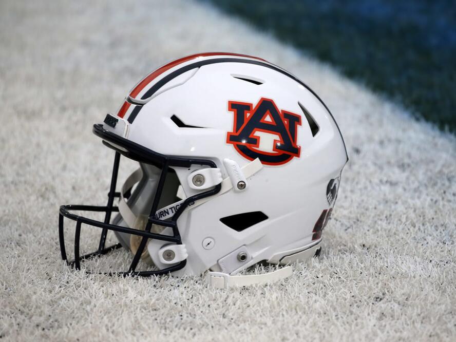 Three-Star Tight End Hollis Davidson Re-Commits To Auburn