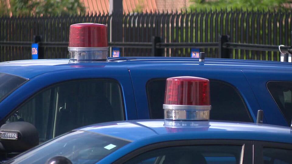 Suspect accused of dragging Michigan State Police trooper in Flint ...