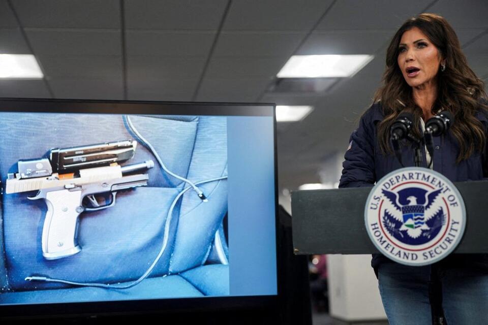 Democrats vow to block Homeland Security funding after Minnesota ...