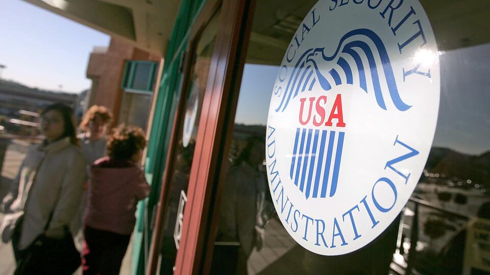 Social Security has 'no bankruptcy or collapse in the cards,' economist ...