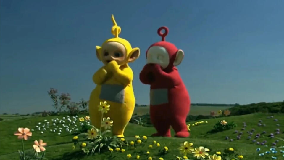 Barney & BJ Brawl With Laa-Laa & Po Of The Teletubbies At Lucha Libre ...