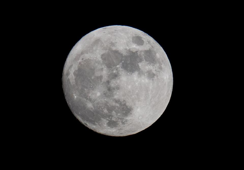 Texas NASA Intern Stole Moon Rocks in Bizarre Love Story - NewsBreak