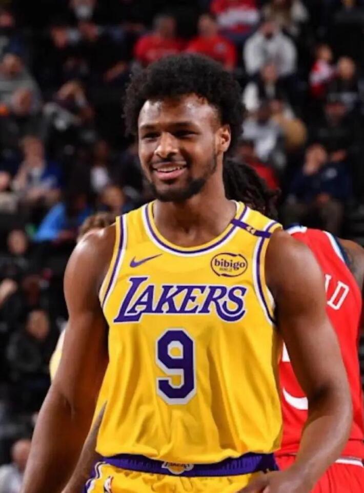 Influencer reaches out to Bronny James and fails spectacularly - NewsBreak