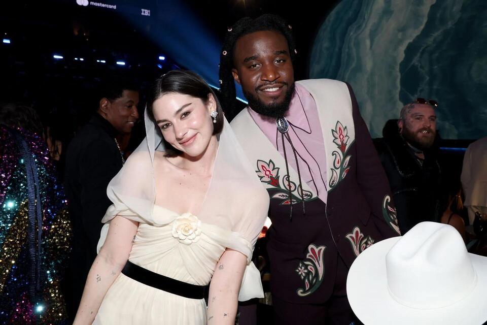 Drake shares Instagram story listening to Gracie Abrams—X users laugh ...
