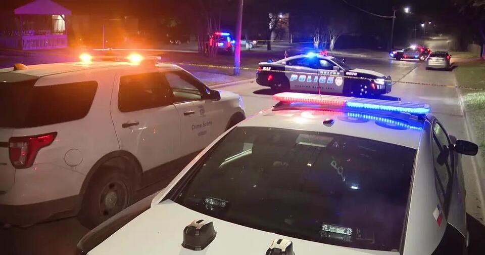 Dallas shooting: Man killed in apartment parking lot; suspects at large ...
