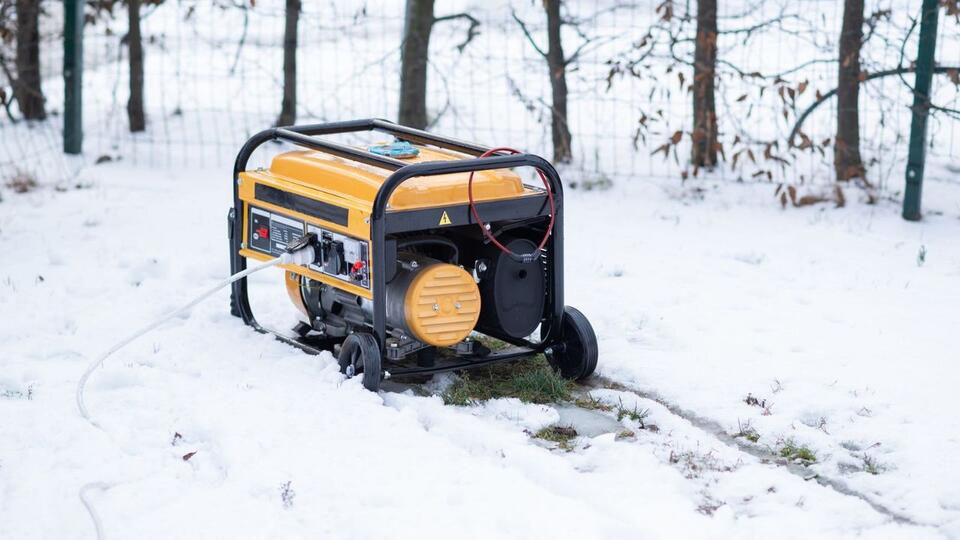 How to Hook a Generator Up to Your House Safely – Simple Tips From a ...