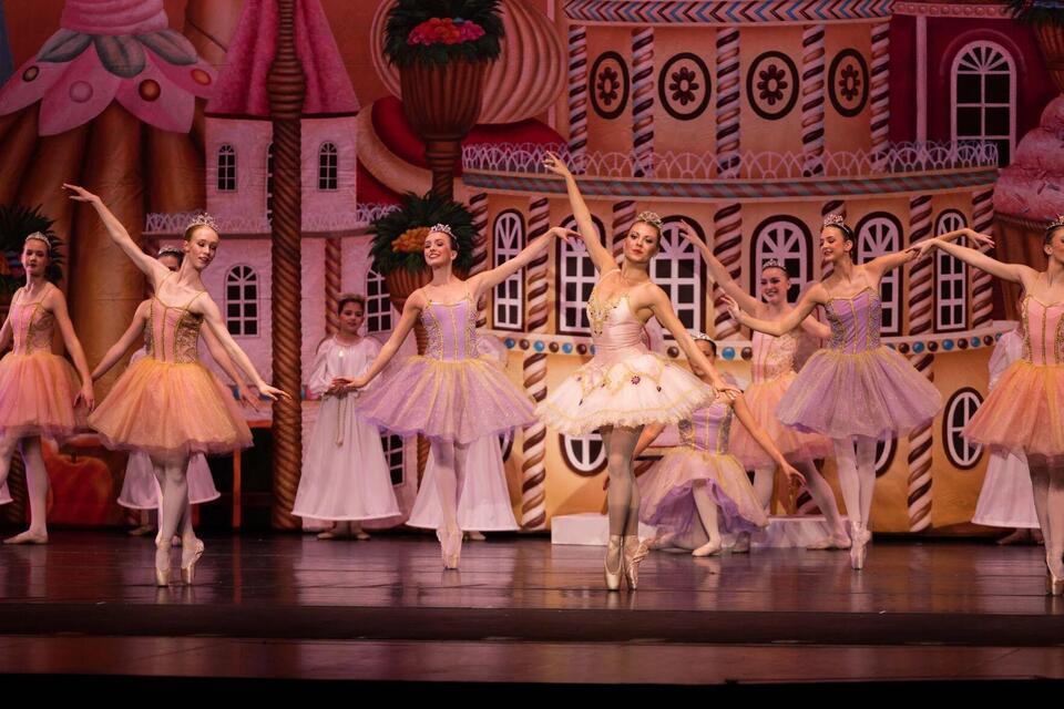 Westside Studio's 'Nutcracker' showcases local dance students alongside ...