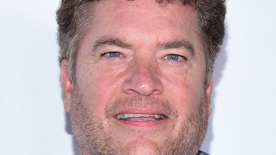 ‘The Middle’ and ‘Friends’ Actor Dead at 60 After Cancer Battle - NewsBreak