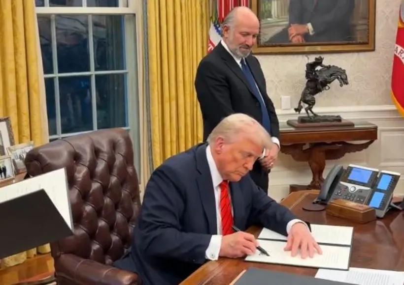 Opinion: Trump Grasps at Straws — Plastic Ones — in His Battle Against ...