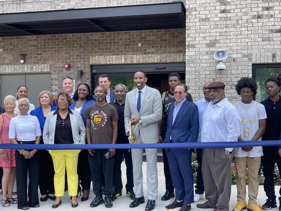 Mayor Andre Dickens celebrates affordable housing complex - NewsBreak
