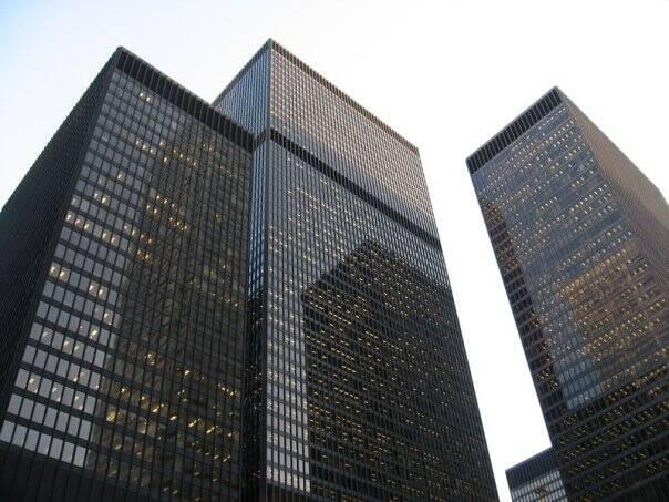 Garry Hoy, The Toronto Lawyer Who Accidentally Fell To His Death While ...