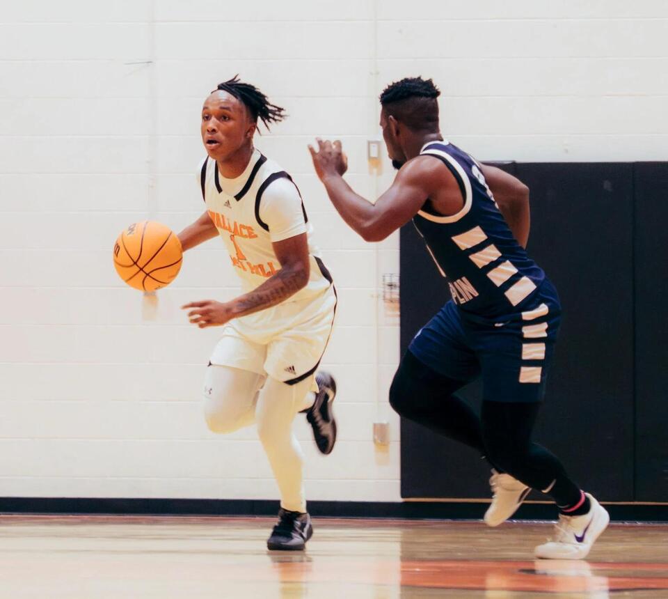 Wallace-Rose Hill Bulldogs top East Duplin Panthers 74-48 - NewsBreak