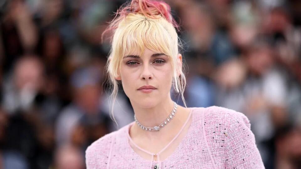 Kristen Stewart Says Male Actors Go Method Because Acting Is ...