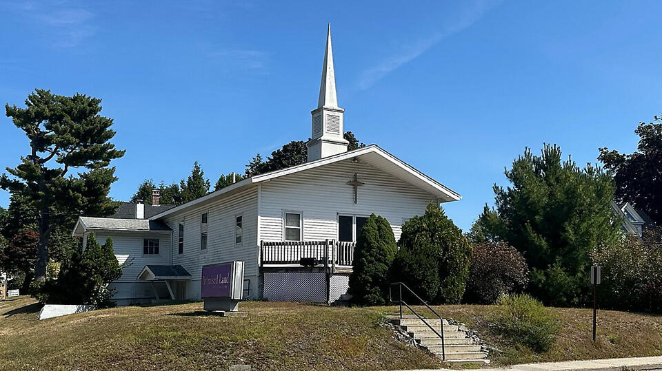 Westbrook pastor detained by ICE returns to the pulpit - NewsBreak
