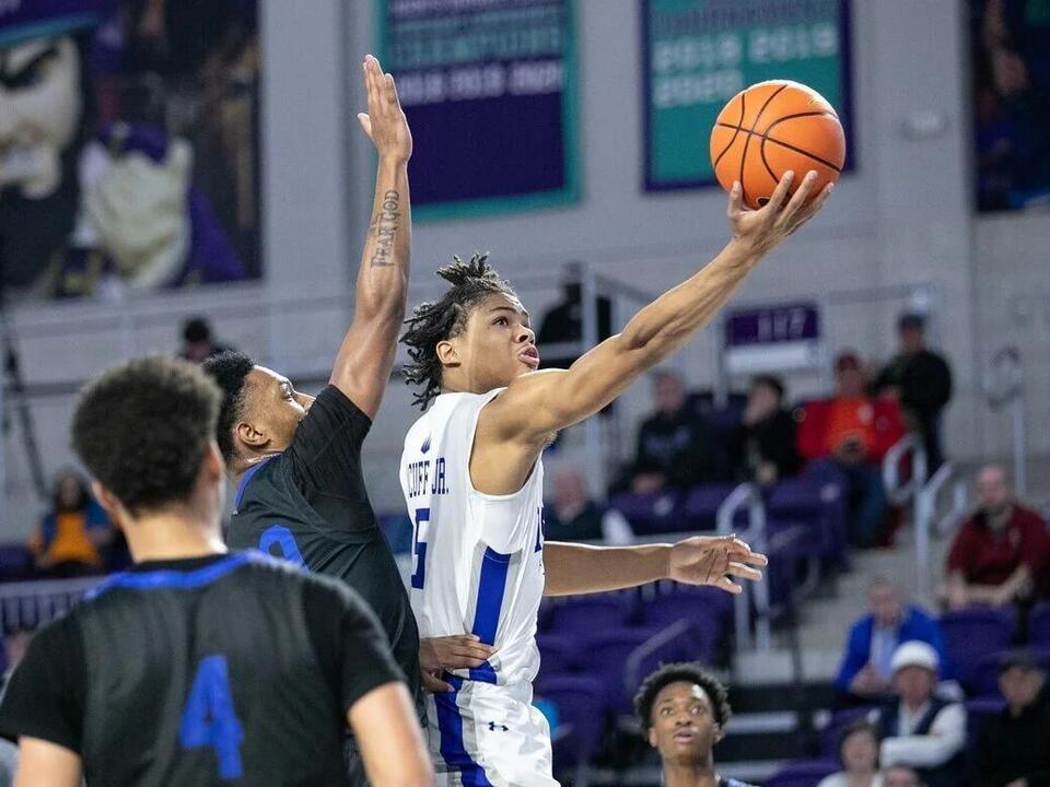 Arkansas lands 5-star recruit Darius Acuff Jr.