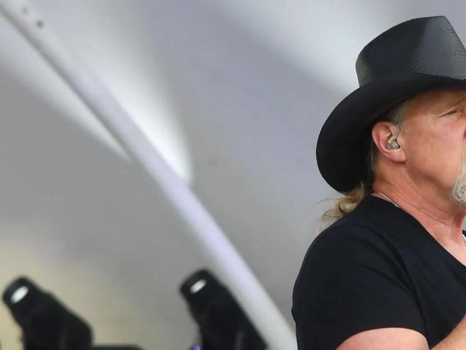 Trace Adkins Pays Emotional Tribute To Toby Keith With Moving “American ...