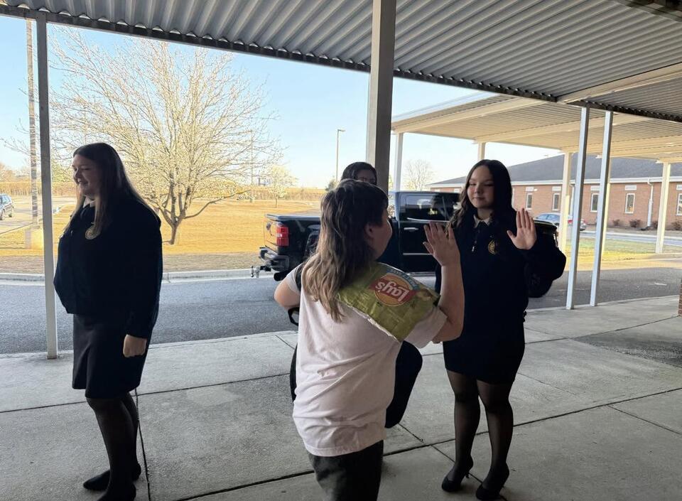 East Lawrence FFA visits elementary school for Read Across America Week ...