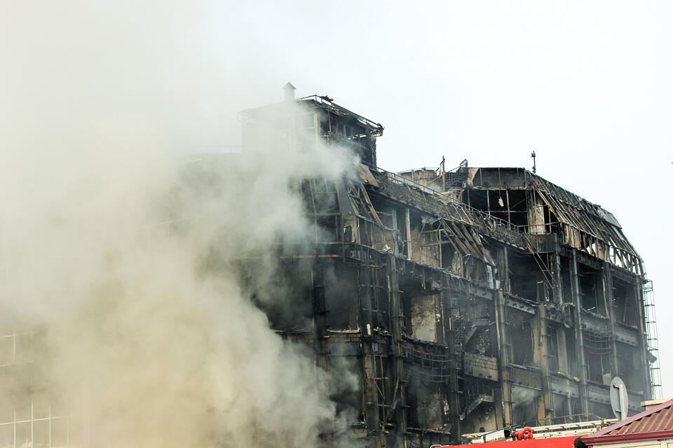 Structure Fire in Riverside - NewsBreak