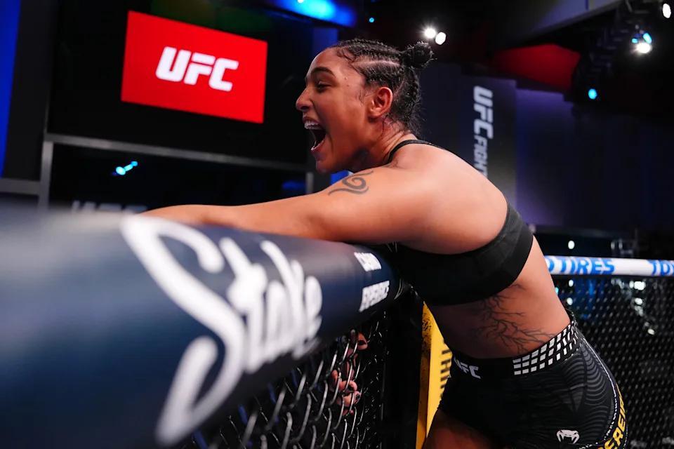 Cha-ching! Alice Pereira Becomes Youngest Fighter To Win $100K Bonus ...