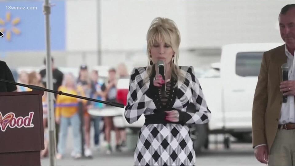 Hurricane Helene: How Dolly Parton, Dollywood is doing to show some ...