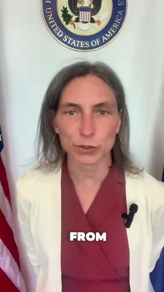 Oregon Democrat Rep. Maxine Dexter is flying to El Salvador to advocate ...