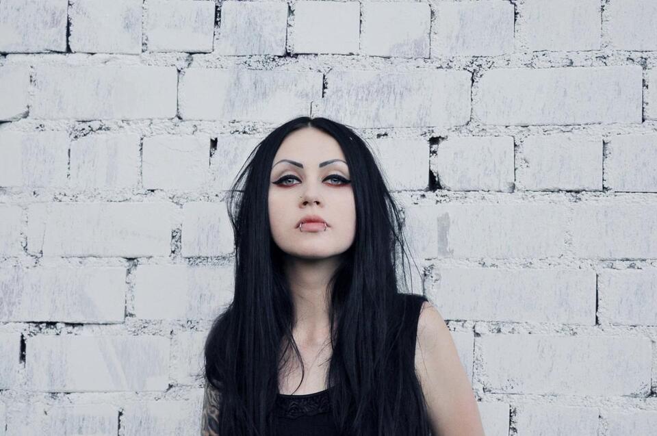 Traverse City Finds Fascination With Goth Baddies Online - NewsBreak