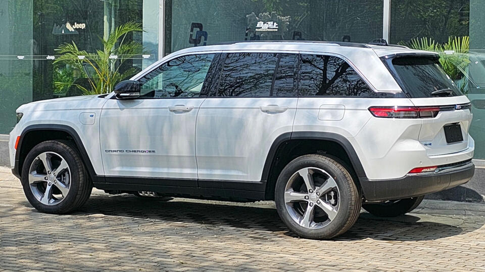 Compact SUVs compared with crossovers - NewsBreak