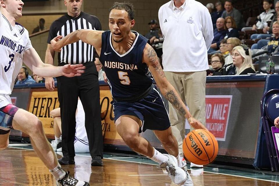 Augustana Viking Men, 3-Players Net 20 Each In Win Over Wayne State ...