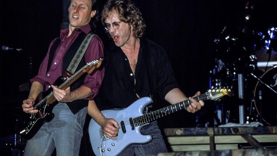 Near death, Warren Zevon gave away his guitar. It stole the show at his ...
