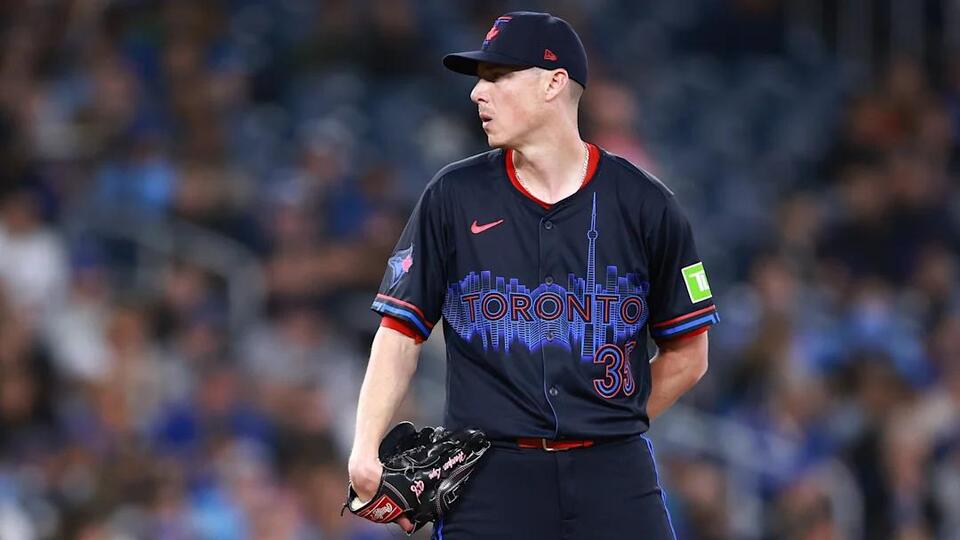 Blue Jays bring back popular reliever on a minor league contract ...