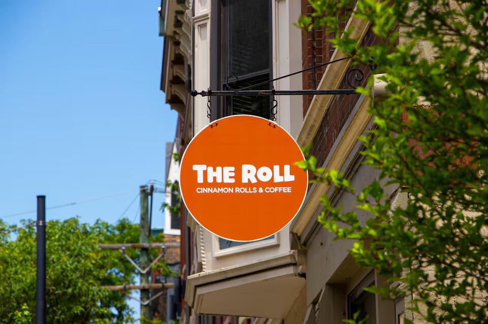 Mother-son duo to open cinnamon roll bakery in Cincinnati - NewsBreak