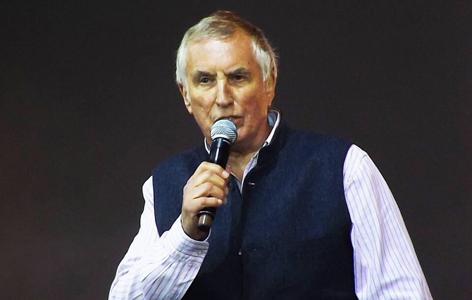 BBC radio legend Johnnie Walker dies at the age of 79 - NewsBreak