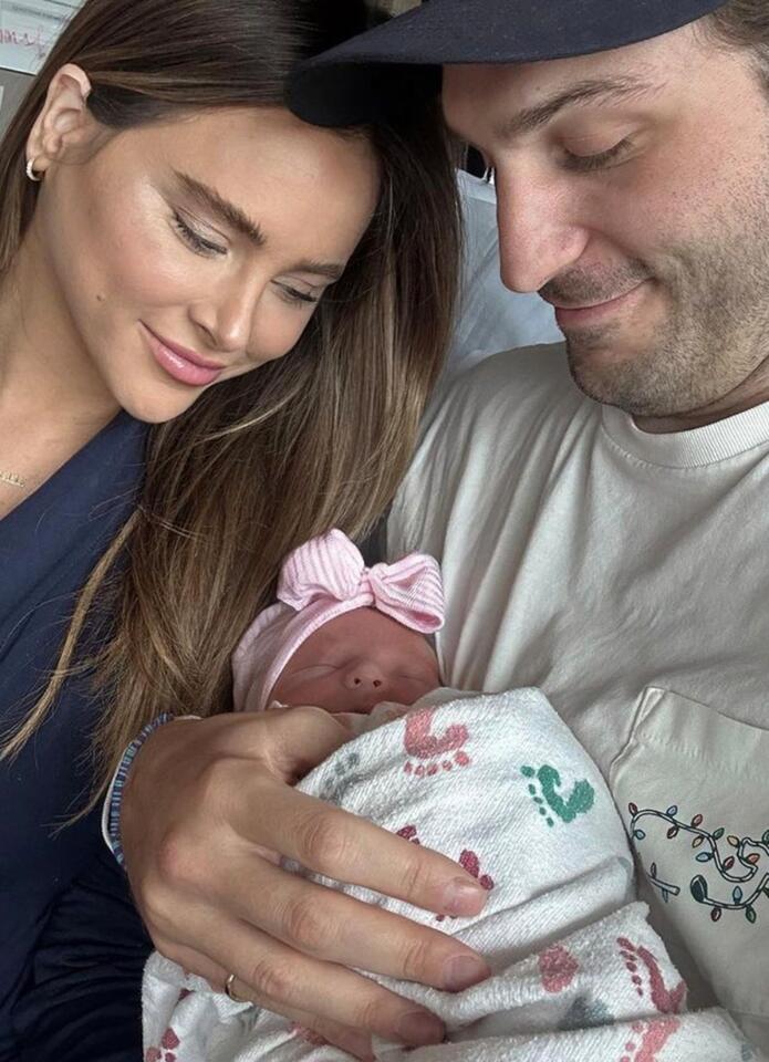 ‘Bachelor’ Alum Amanda Stanton Welcomes Baby #3 - NewsBreak