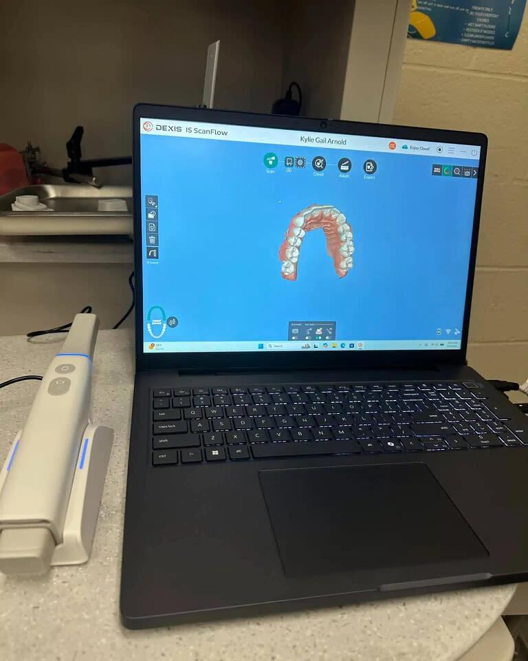FCCTC Dental Assisting Students Train With New Digital Scanner - NewsBreak