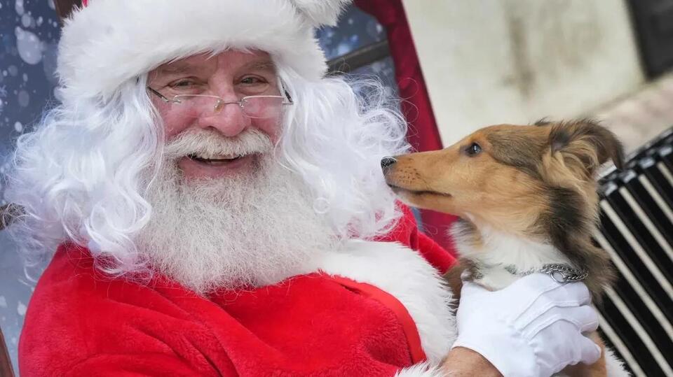 Influencer sparks debate for 'ditching Santa' this Christmas: 'Goofy ...