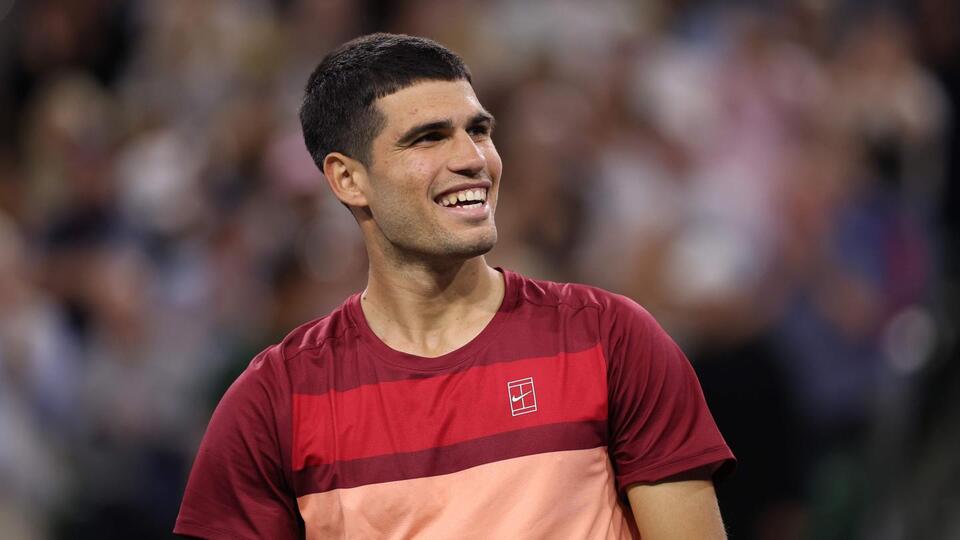 Carlos Alcaraz buzzing in Indian Wells after fans dressed as bees ...
