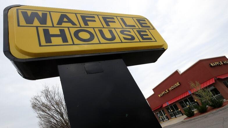 Former Waffle House Employee Who Went Viral for Swatting Chair During ...
