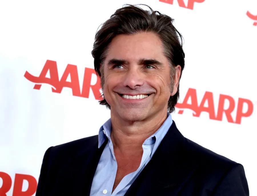 John Stamos Stops By ‘Good Guys’ and Finally Embraces His ‘Uncle Jesse ...