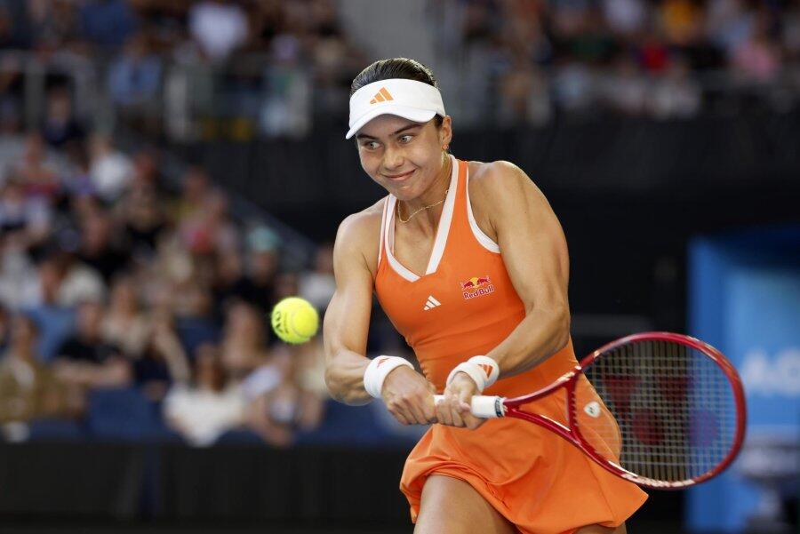 Watch: American teen Iva Jovic upsets Jasmine Paolini at 2026 ...