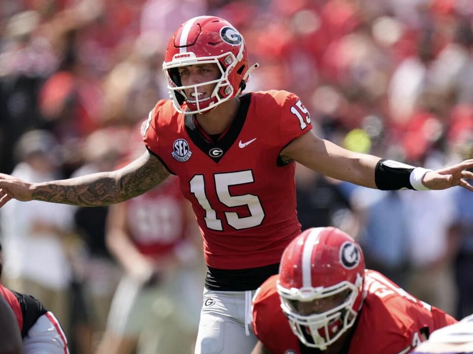 Carson Beck throws 5 TD passes and No. 1 Georgia routs FCS school Tennessee Tech 48-3