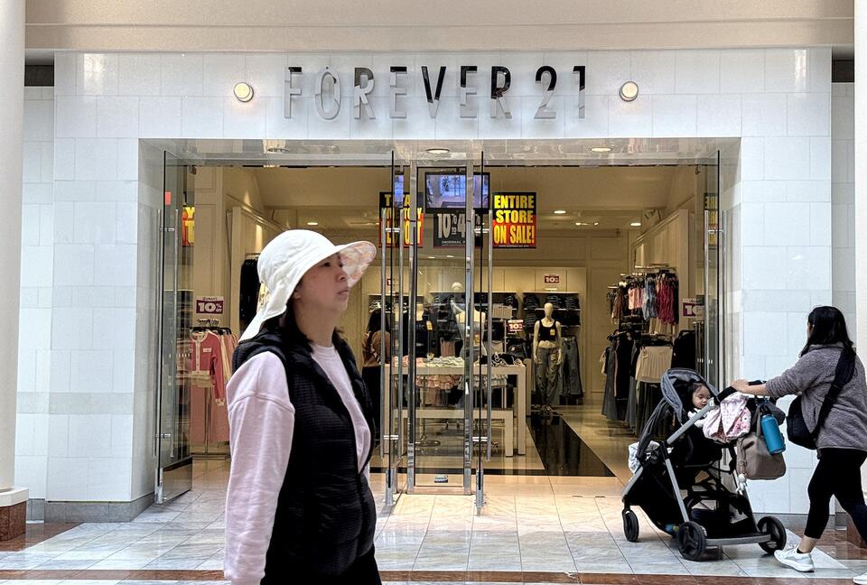 REPORT: Iconic Mall Fashion Store Ready to Close 200 Locations - NewsBreak