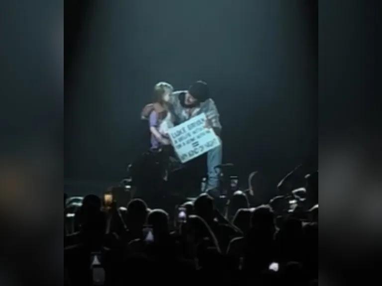 Luke Bryan Pulls 5-Yr-Old Fan Onstage & Can’t Help Laughing At What ...