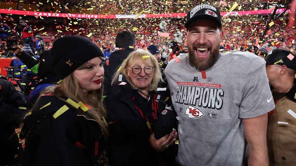 Travis Kelce’s Mom Donna Isn’t Overstepping Her Role in Taylor Swift ...