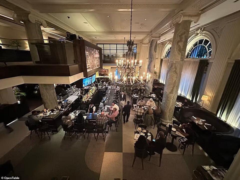 Trump finally eats at a D.C. restaurant he doesn't own - NewsBreak