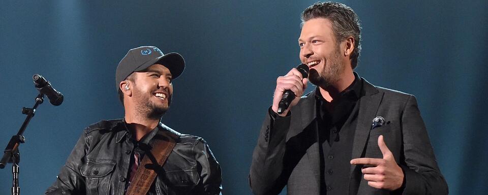 Blake Shelton Offers His Hilarious Take on Luke Bryan’s “Word on the ...
