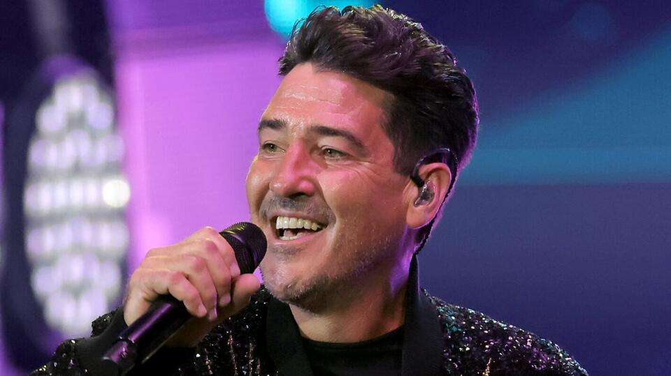 HGTV’s Jonathan Knight Shows Off Dramatic New Look After Show Gets Axed ...