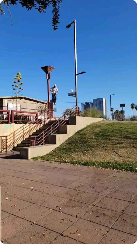 skate and extreme pogo hit a big stairset - NewsBreak
