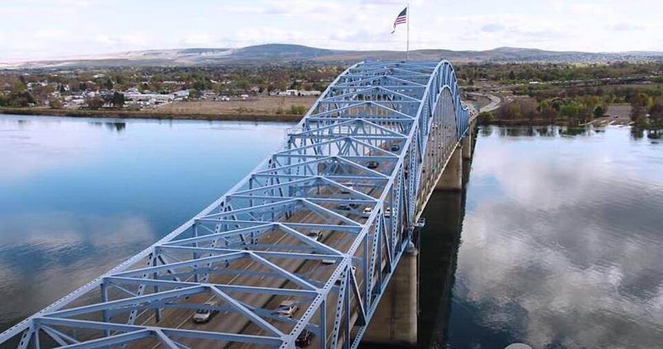 Tri City Blue Bridge Down to 1 Lane Soon For New Paint Job - NewsBreak